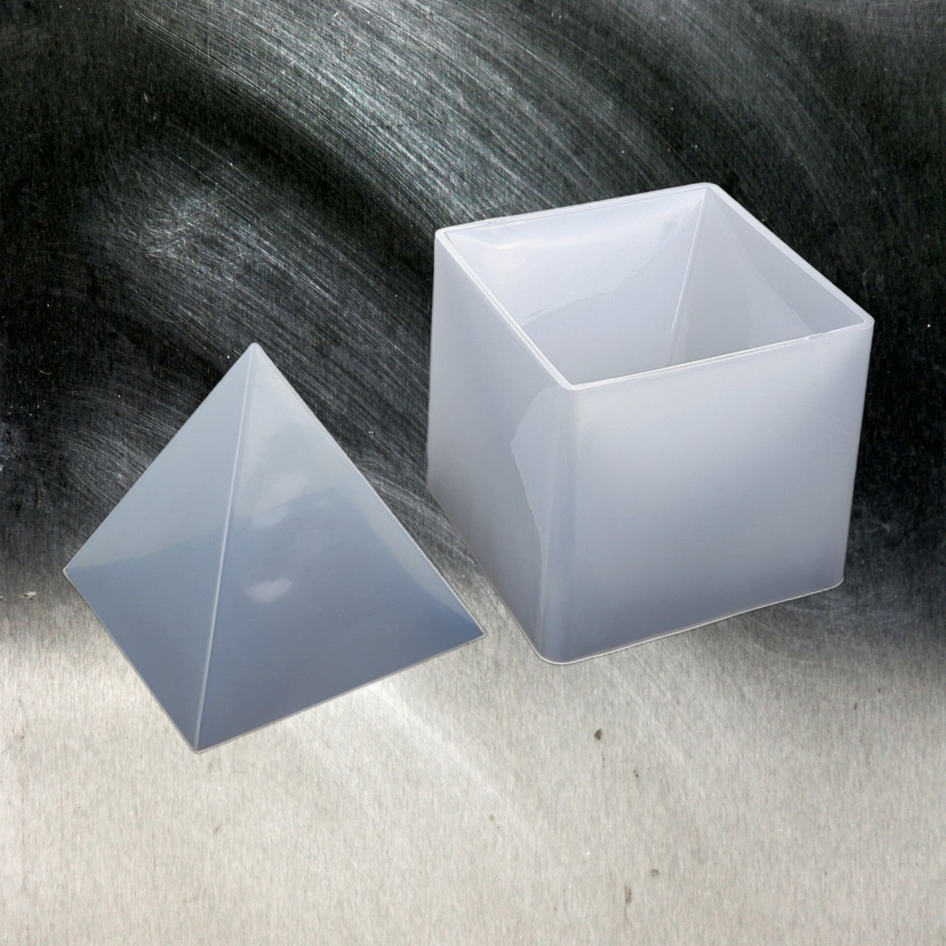 Big Pyramid With Stand - Justabby's